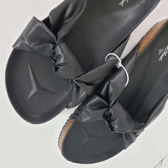 Universal Thread | Shoes | Universal Thread Slip On Slides Sandals ...